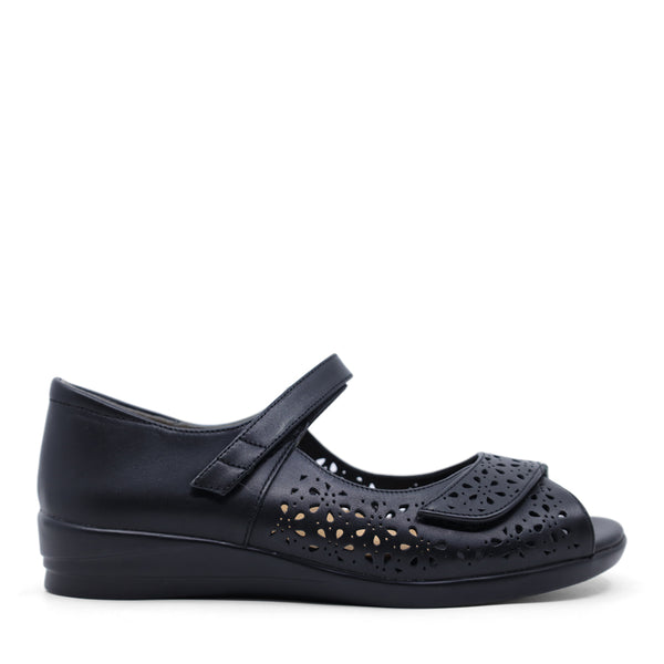 SANDALS Page 2 - Faull’s Shoes